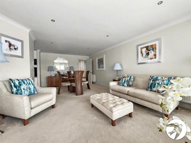 Apartment 2 Bedroom For Sale Chatham Medway 325000 ELS99926321