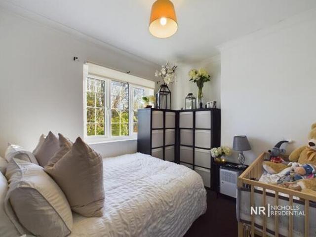 Apartment 2 Bedroom For Sale Chessington Great London 250000 ELS99237061