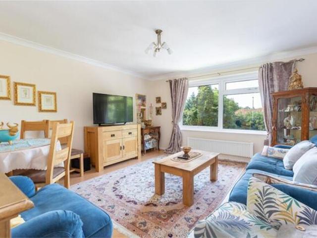 Apartment 2 Bedroom For Sale East Grinstead West Sussex 240000 ELS101892121
