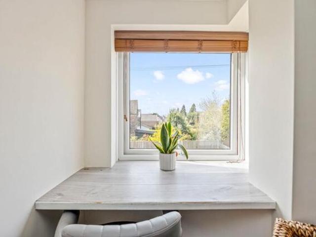 Apartment 2 Bedroom For Sale East Sussex West Sussex 240000 ES101931534