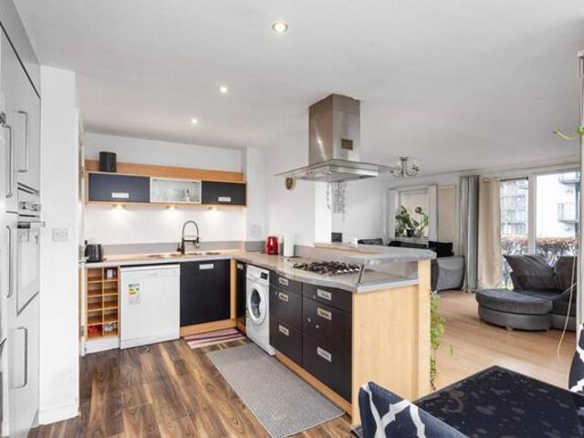 Apartment 2 Bedroom For Sale Edinburgh City Of Edinburgh 240000 ES99436998