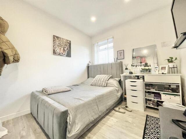Apartment 2 Bedroom For Sale Epping Forest Great London 299995 ELS101025627