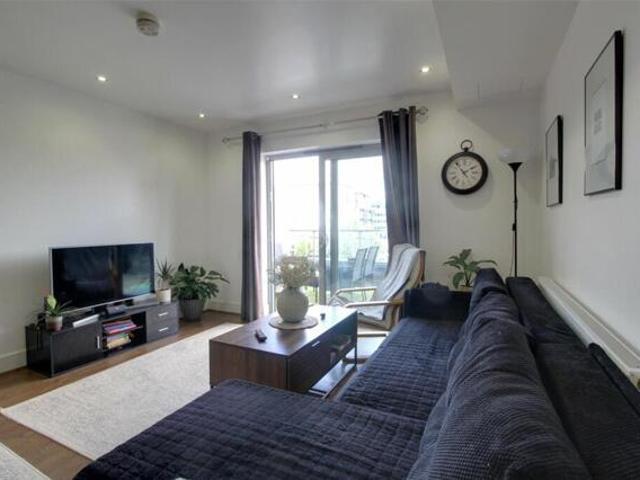Apartment 2 Bedroom For Sale Farnborough Hampshire 230000 ELS99029415