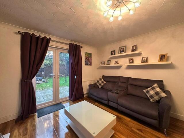 Apartment 2 Bedroom For Sale Frodsham Cheshire West And Chester 140000 ES98834232