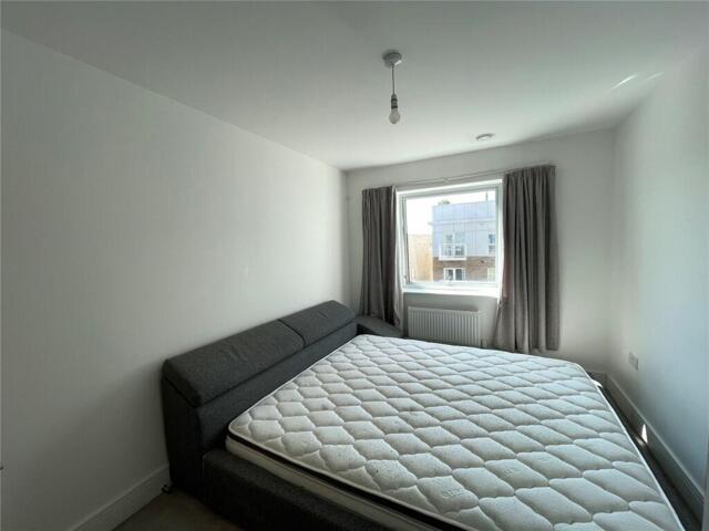 Apartment 2 Bedroom For Sale Guildford Surrey 320000 ES98903792