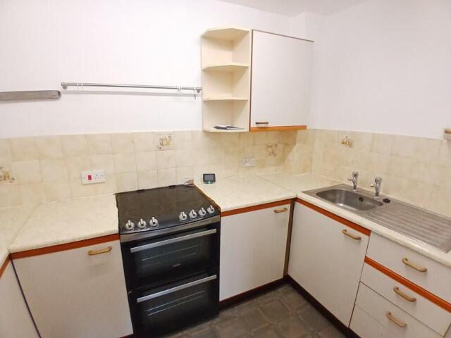 Apartment 2 Bedroom For Sale Gwynedd Gwynedd 82500 ELS99344774