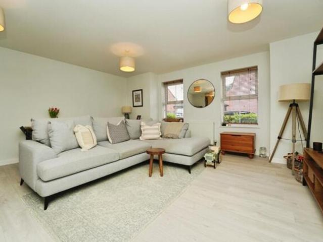 Apartment 2 Bedroom For Sale Gloucester Gloucestershire 160000 ES101996228