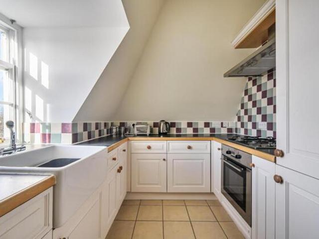 Apartment 2 Bedroom For Sale Godalming Surrey 395000 ES99736060