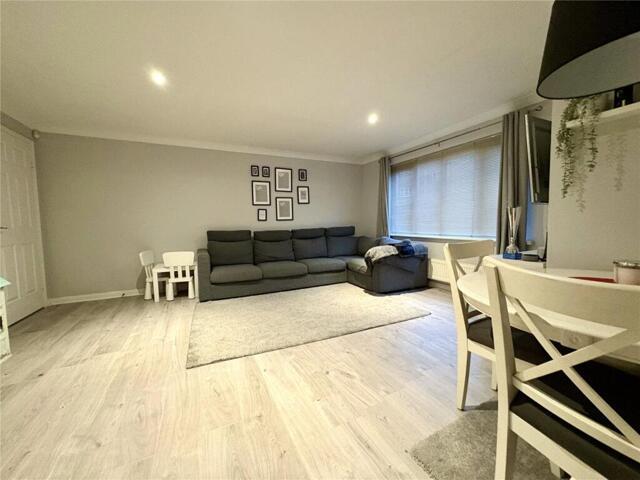 Apartment 2 Bedroom For Sale Grays Thurrock 265000 ELS99572059