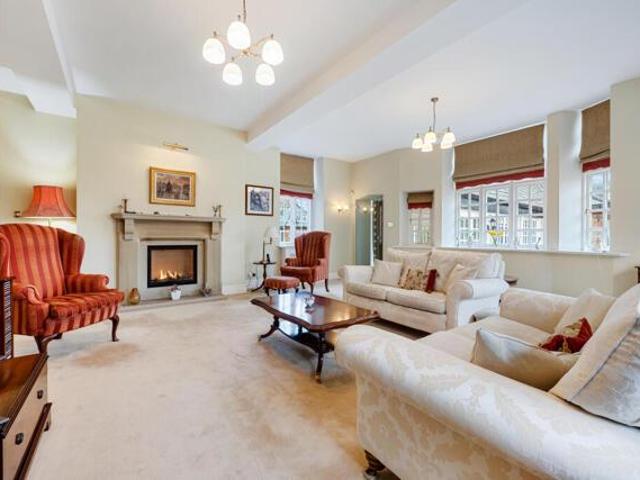 Apartment 2 Bedroom For Sale Great Warford Great Warford 650000 ES100541035