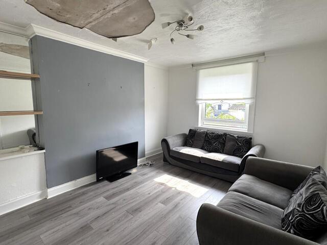Apartment 2 Bedroom For Sale Greenock Greenock 39000 ES98612581