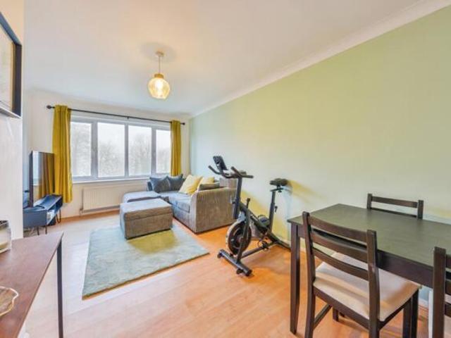 Apartment 2 Bedroom For Sale Hertford Hertfordshire 240000 ES99523943