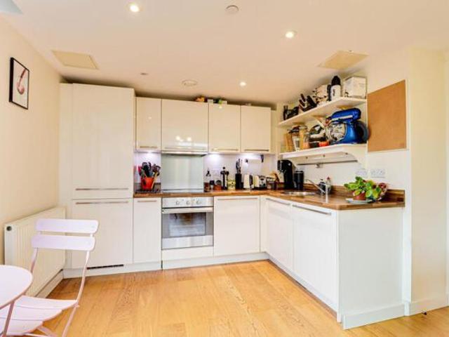 Apartment 2 Bedroom For Sale Hertfordshire Hertfordshire 400000 ES100023803