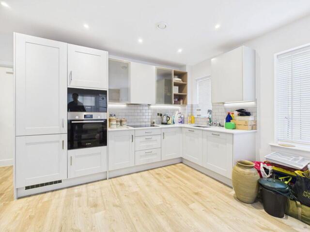 Apartment 2 Bedroom For Sale Horsham West Sussex 325000 ES98687588