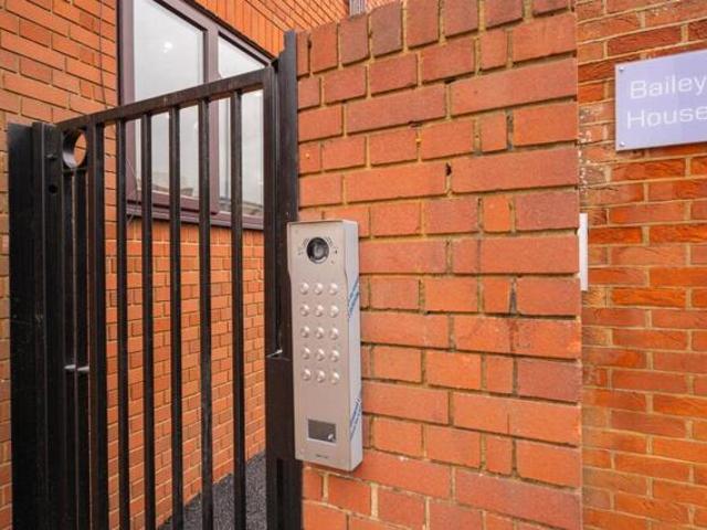 Apartment 2 Bedroom For Sale Horsham West Sussex 365000 ES99642060