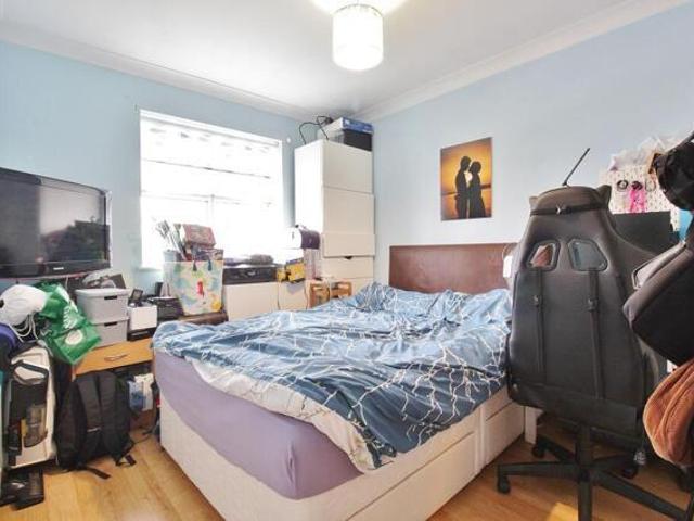 Apartment 2 Bedroom For Sale Isleworth Greater London 280000 ES101025415