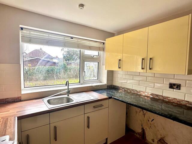 Apartment 2 Bedroom For Sale Lancing West Sussex 180000 ELS100456483
