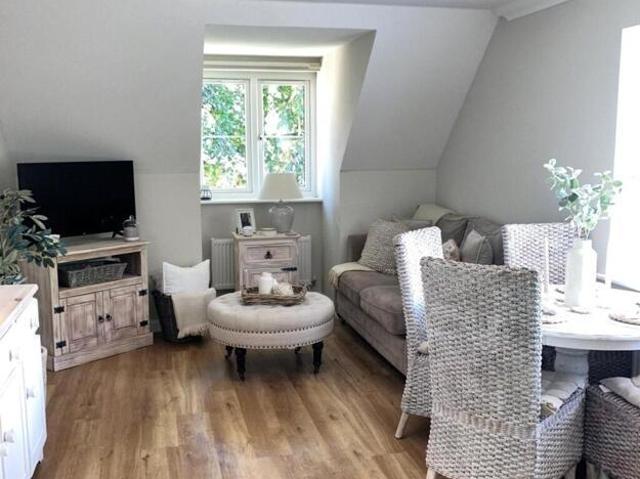 Apartment 2 Bedroom For Sale Liphook Hampshire 250000 ES101678642