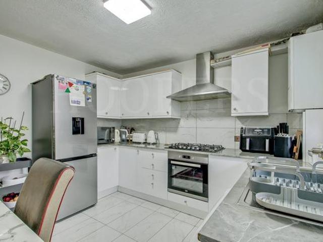 Apartment 2 Bedroom For Sale London Greater London 365000 ES99523598