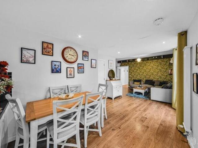 Apartment 2 Bedroom For Sale Londres Greater London 425000 ES99952057