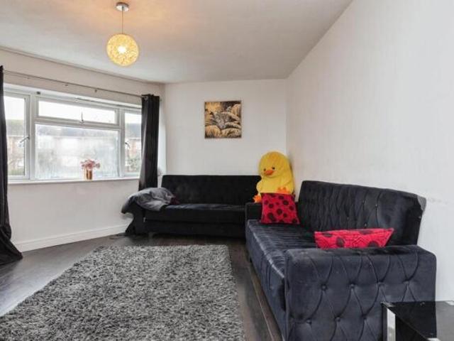 Apartment 2 Bedroom For Sale Loughton Essex 270000 ELS100684822