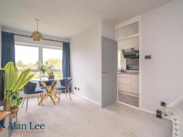 Apartment 2 Bedroom For Sale Prestbury Cheshire East 150000 ELS101678281