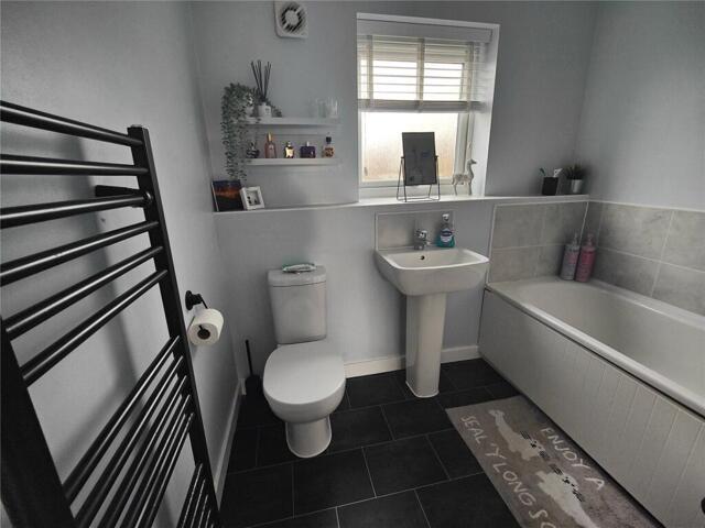 Apartment 2 Bedroom For Sale Rugeley Staffordshire 120000 ES100456775