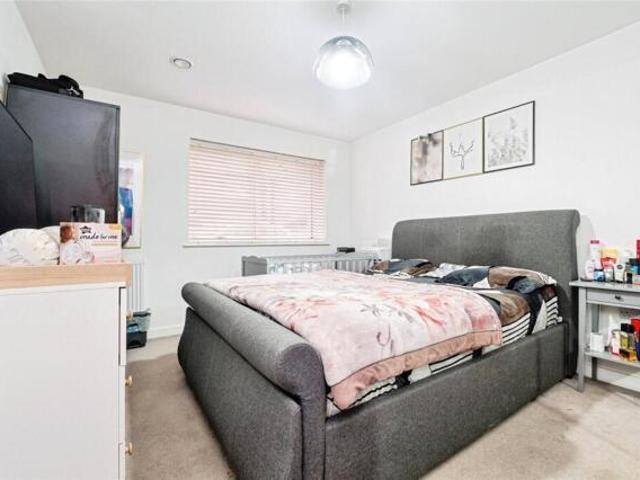 Apartment 2 Bedroom For Sale Rainham Greater London 300000 ES99773836