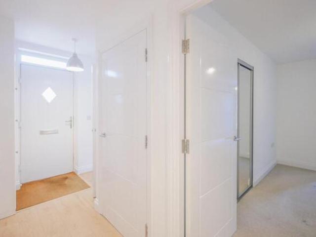 Apartment 2 Bedroom For Sale Rayleigh Essex 240000 ELS100503052