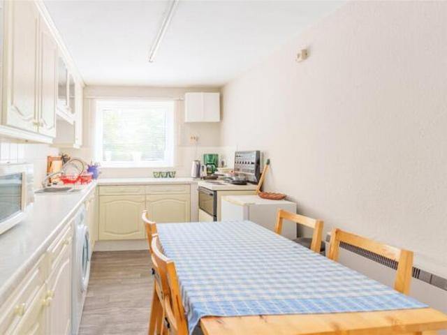 Apartment 2 Bedroom For Sale Redhill Surrey 250000 ELS100426575