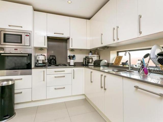 Apartment 2 Bedroom For Sale Rickmansworth Hertfordshire 375000 ES100615237