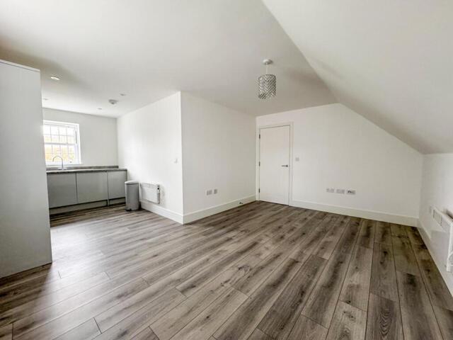 Apartment 2 Bedroom For Sale Rochford Essex 275000 ELS99475749