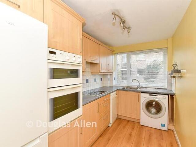 Apartment 2 Bedroom For Sale Romford Essex 160000 ES99608096