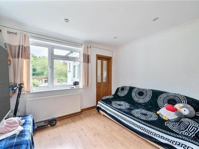 Apartment 2 Bedroom For Sale Stanmore Greater London 325000 ELS100366453