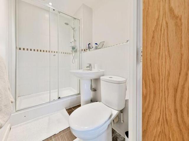 Apartment 2 Bedroom For Sale Stevenage Hertfordshire 240000 ELS101119246