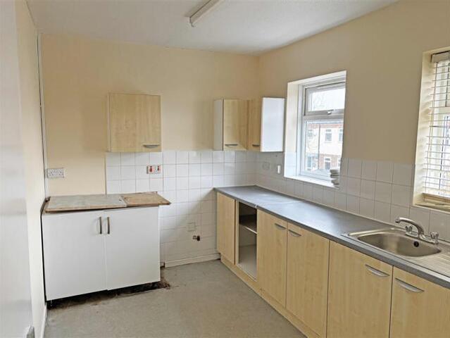 Apartment 2 Bedroom For Sale Southend On Sea Essex 139000 ELS98477565