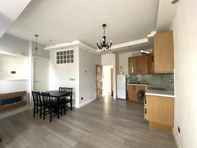 Apartment 2 Bedroom For Sale Southend On Sea Southend on Sea 200000 ELS101678630