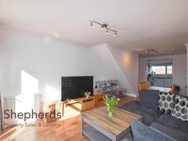 Apartment 2 Bedroom For Sale Turners Hill West Sussex 310000 ES100685374