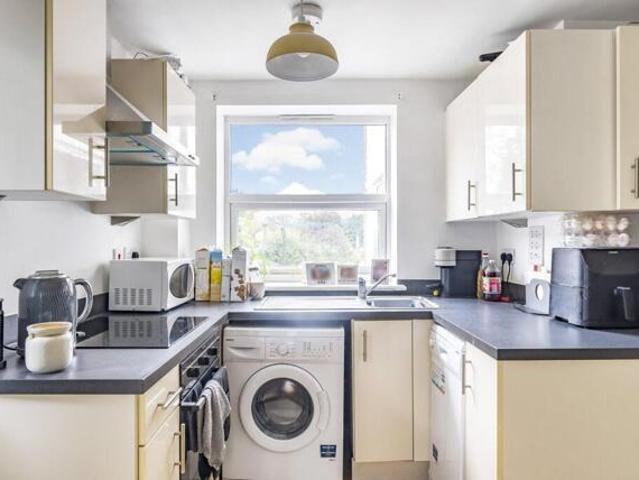 Apartment 2 Bedroom For Sale West Byfleet Surrey 240000 ELS100456567