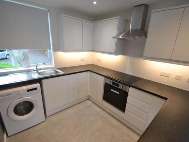 Apartment 2 Bedroom For Sale Weybridge Surrey 335000 ES99236961