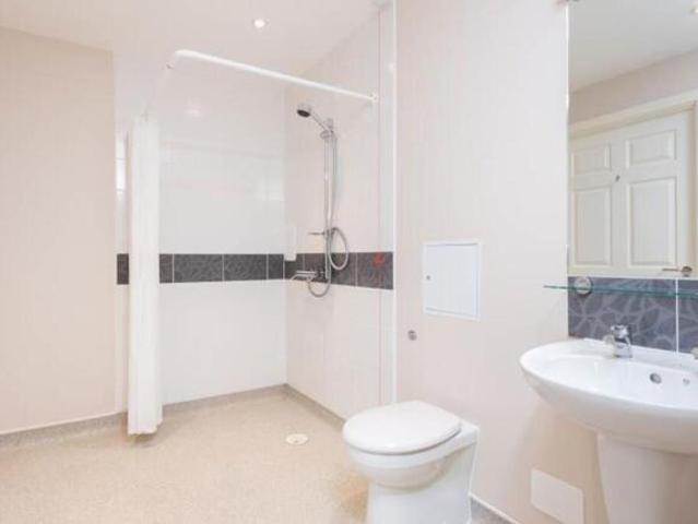 Apartment 2 Bedroom For Sale Witney Oxfordshire 235000 ES101676121
