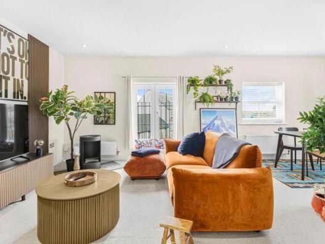 Apartment 2 Bedroom For Sale Witney Oxfordshire 260000 ELS100317005