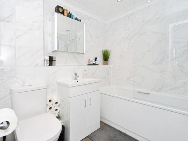 Apartment 2 Bedroom For Sale Worthing West Sussex 265000 ES101119347