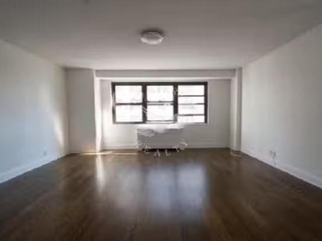 Apartment 2 bedrooms in Upper East Side