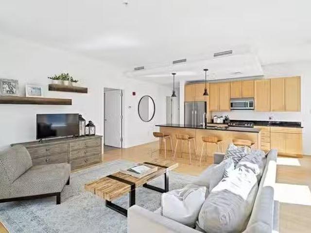Apartment 2 bedrooms in East Boston