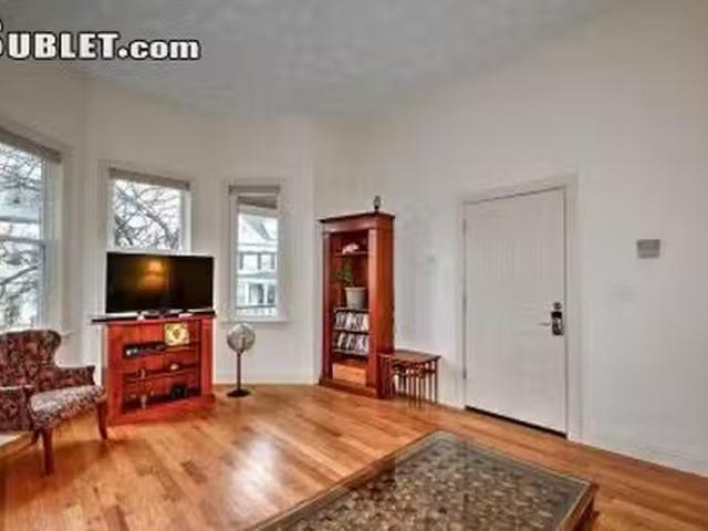Apartment 2 bedrooms in Roxbury