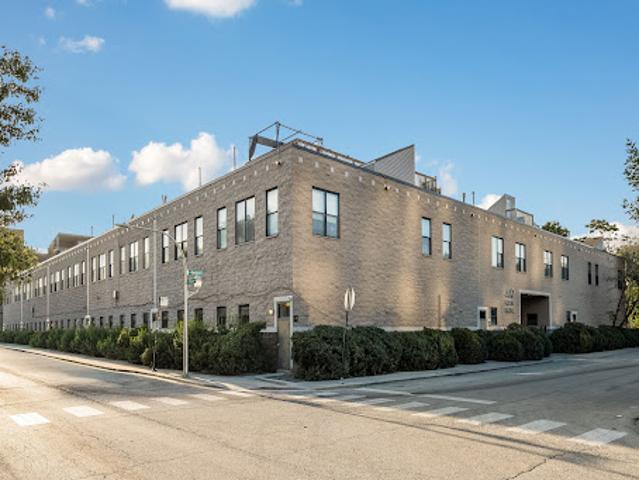 Contemporary apartment