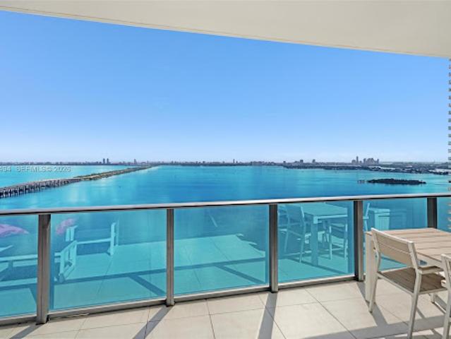 Apartment with terrace and pool
