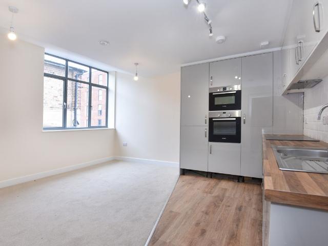 Apartment 7, 41 Southgate Street GL1, 2 bed flat to rent, £1,150 pcm | PrimeLocation