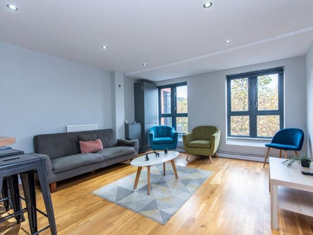 Apartment 7, Varsity City, Lace. 6 bed apartment to rent £2,990 pcm £690 pw